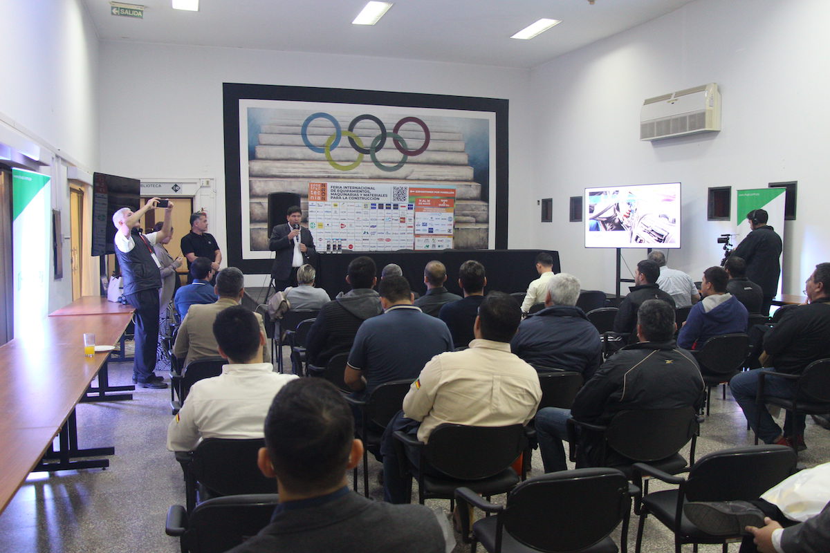 Condor SACI, parte del Grupo Condor y representante de Mercedes-Benz y ...