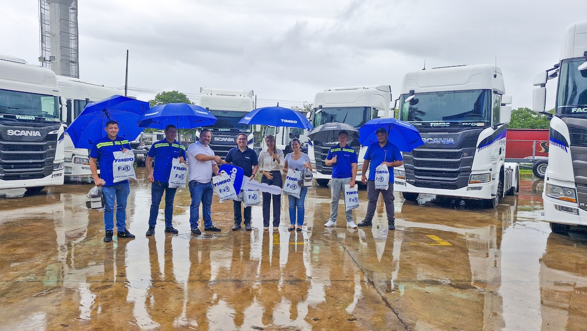 Timbo realiza la entrega de 8 camiones Scania y 10 semirremolques ...